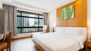 Pinnacle Room- King | Frigobar, cofres nos quartos, escrivaninha, Wi-Fi de cortesia
