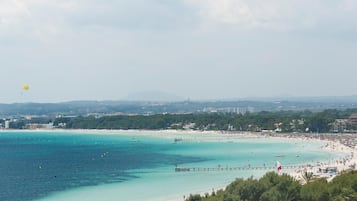 Perto da praia, praia de areia branca