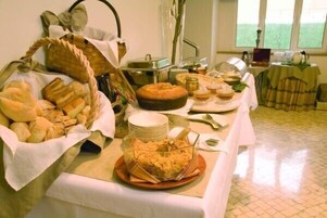 Pequeno-almoço tipo buffet diário incluído 