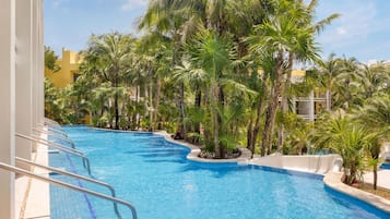 Junior Suite Pool View Swim Out King | 1 quarto, minibar grátis, cofre no quarto, com decoração personalizada