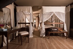 Tenda Deluxe, vista para o rio | Cofre no quarto, secretária, ferro/tábua de engomar, Wi-fi grátis 