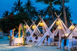 Pequenos-almoços servidos, com vista para a praia 