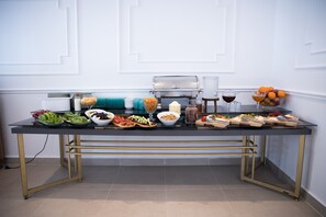 Pequeno-almoço tipo buffet diário incluído 