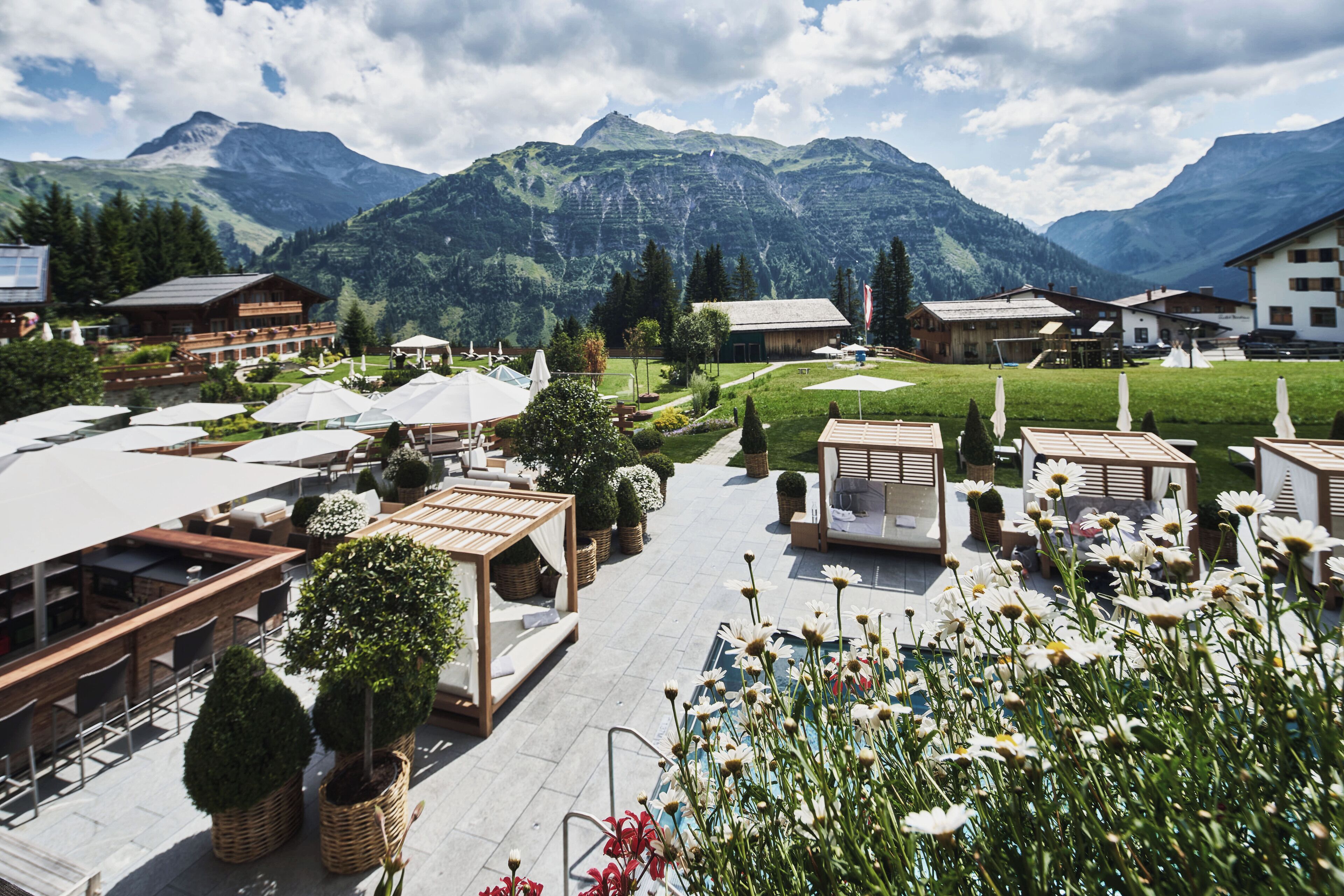 Frigobar, cofres nos quartos, berços grátis