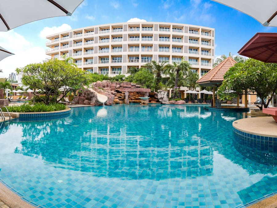 2 piscinas exteriores, espreguiçadeiras