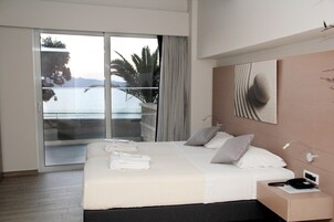 Camas com colchões pillow-top, cofres nos quartos, escrivaninha