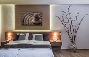 Suíte júnior, vista para o mar | Camas com colchões pillow-top, cofres nos quartos, escrivaninha