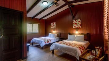 Hacienda Room | Cofre no quarto, secretária, Wi-fi grátis, roupa de cama fornecida