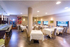 Pequeno-almoço tipo buffet diário incluído 