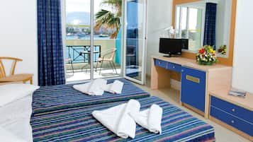 Quarto Twin, vista para o porto | 1 quarto, cofre no quarto, secretária, Wi-fi grátis
