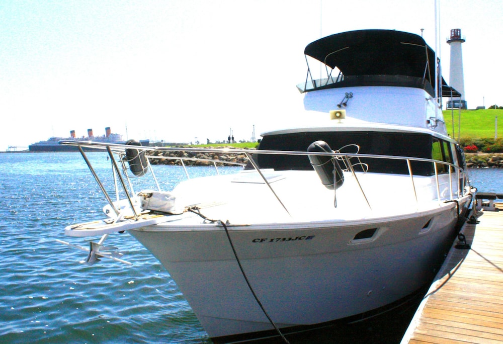 Dockside Boat & Bed Long Beach - Long Beach, CA
