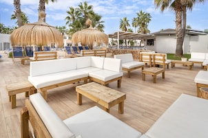 Bar junto à piscina