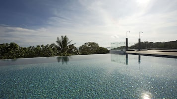 3 piscinas exteriores, espreguiçadeiras