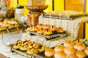 Pequeno-almoço tipo buffet diário mediante uma taxa 