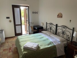 Quarto triplo | Quartos à prova de som, berços (sobretaxa), Wi-Fi (sobretaxa)
