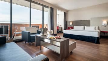 Suite Júnior, terraço | 1 quarto, edredões de penas, cofre no quarto, secretária