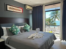 Quarto, varanda, junto ao mar | Quartos insonorizados, Wi-fi grátis, roupa de cama fornecida 