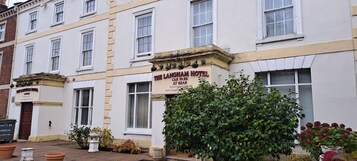 Escrivaninha, ferros/tábuas de passar roupa, Wi-Fi de cortesia