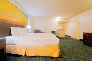 Roupas de cama premium, escrivaninha, ferros/tábuas de passar roupa