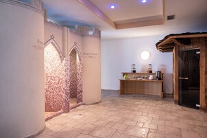 Sauna, banho turco, hammam, salas para massagens/tratamentos 