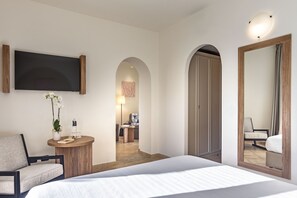 Suite Júnior | Minibar, secretária, Wi-fi grátis, roupa de cama fornecida 