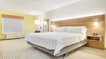 Quarto, 1 cama king-size, acessível (Comm, Mobil, Roll-In Shower) | Roupa de alta qualidade, cofre no quarto, secretária