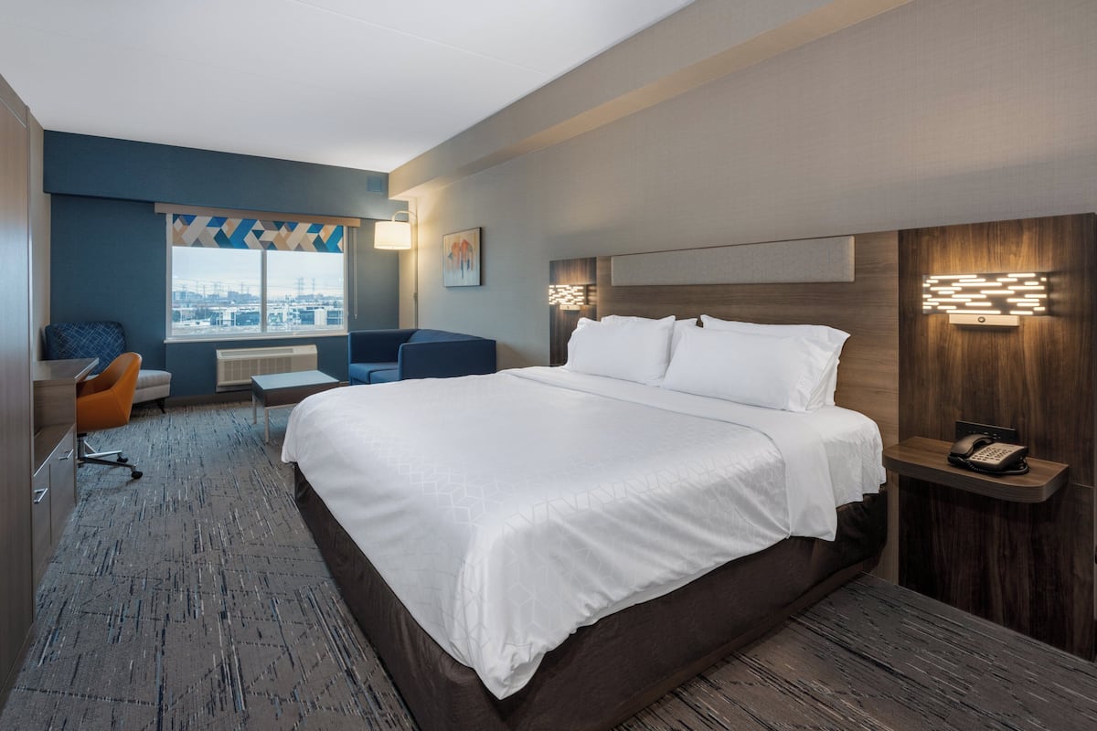 Suite, 1 cama king-size e sofá-cama | Edredões de penas, cofre no quarto, secretária 