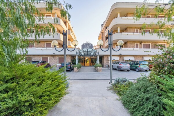 Altea Suites Hotel Residence - Pomezia