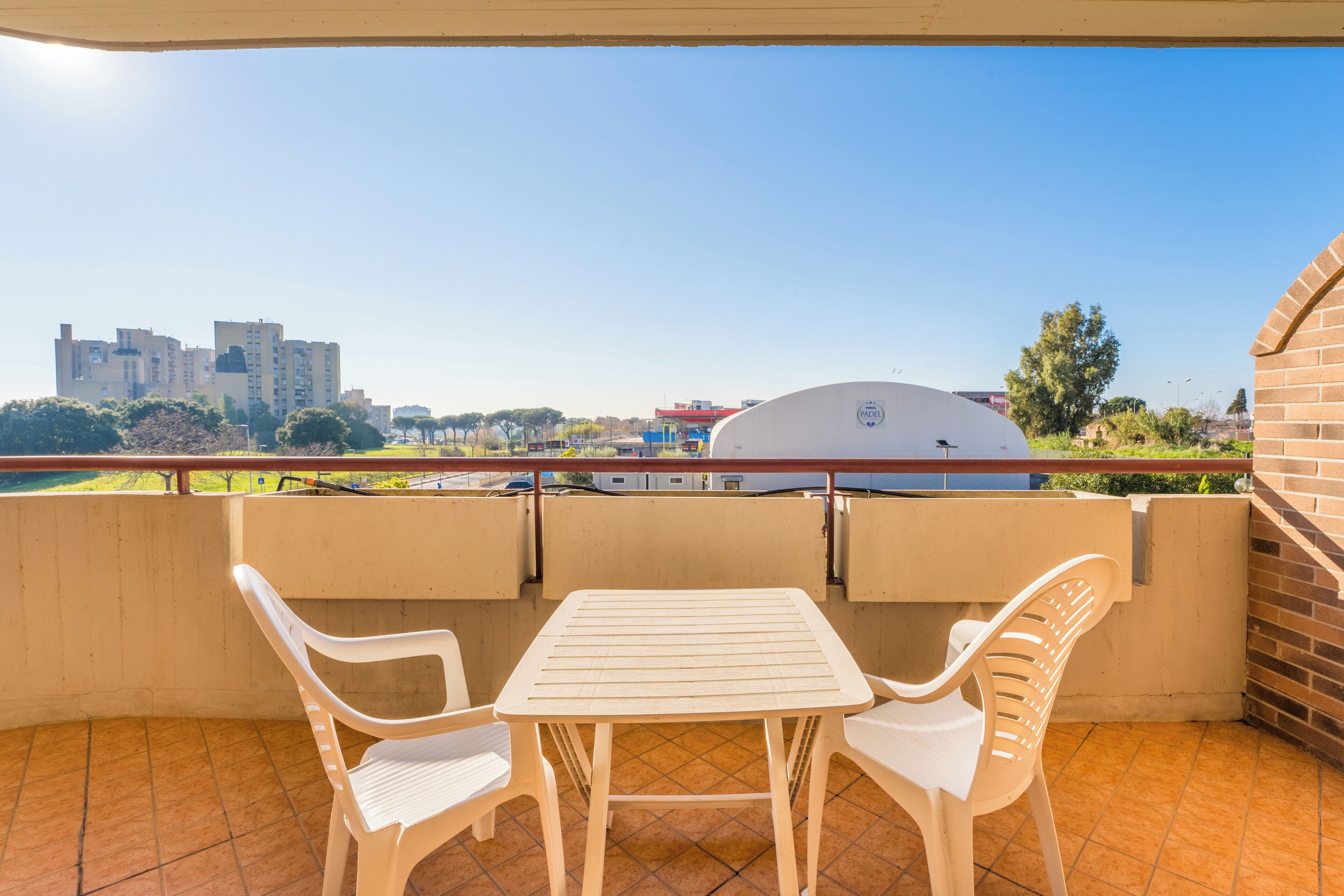 Cofre no quarto, secretária 