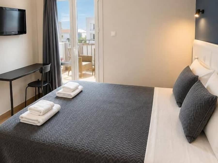 Quarto casal | Escrivaninha, cortinas blackout, quartos à prova de som
