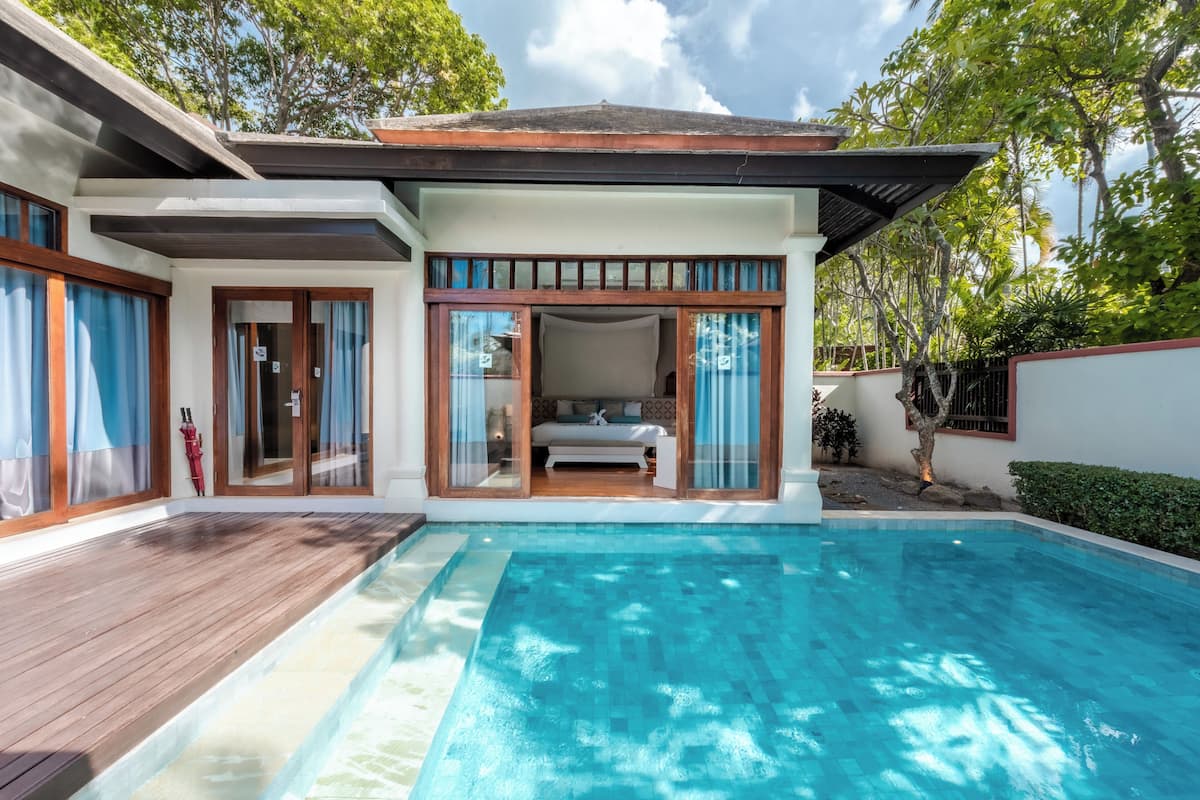 Pool Villa Suite | Roupa de alta qualidade, minibar, cofre no quarto 