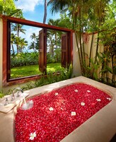 Suite Presidencial, 2 quartos | Casa de banho | Um secador de cabelo, roupões, chinelos, toalhas fornecidas 