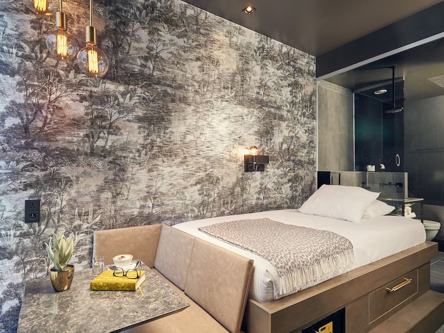 Superbox | Roupas de cama premium, camas com colchões pillow-top, frigobar