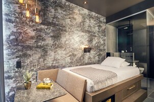 Superbox | Roupas de cama premium, camas com colchões pillow-top, frigobar