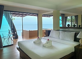 Pool Suite | Minibar, cofre com capacidade para portátil, secretária 