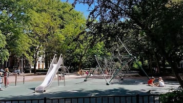Área de recreio para crianças (ao ar livre)