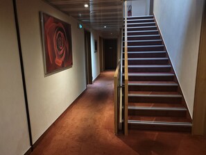 Escrivaninha, Wi-Fi de cortesia, roupa de cama