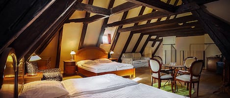 Suíte | 1 quarto, roupas de cama antialérgicas, frigobar, cofres nos quartos