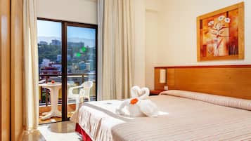 Quarto Duplo, varanda | Cofre no quarto, secretária, Wi-fi grátis, roupa de cama fornecida