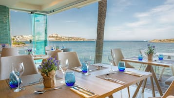 2 restaurantes, café da manhã, culinária internacional