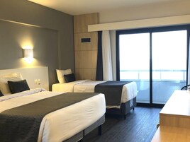 Quarto superluxo, 1 cama de casal, vista para o mar | Frigobar, cofres nos quartos, escrivaninha, quartos à prova de som
