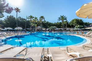Apartamento, 1 quarto, vista para a piscina | Frigobar, escrivaninha, quartos à prova de som, berços grátis