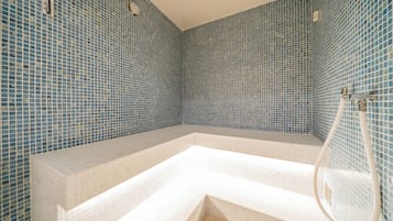 Sauna, banheira de hidromassagem, banho turco, massagens suecas