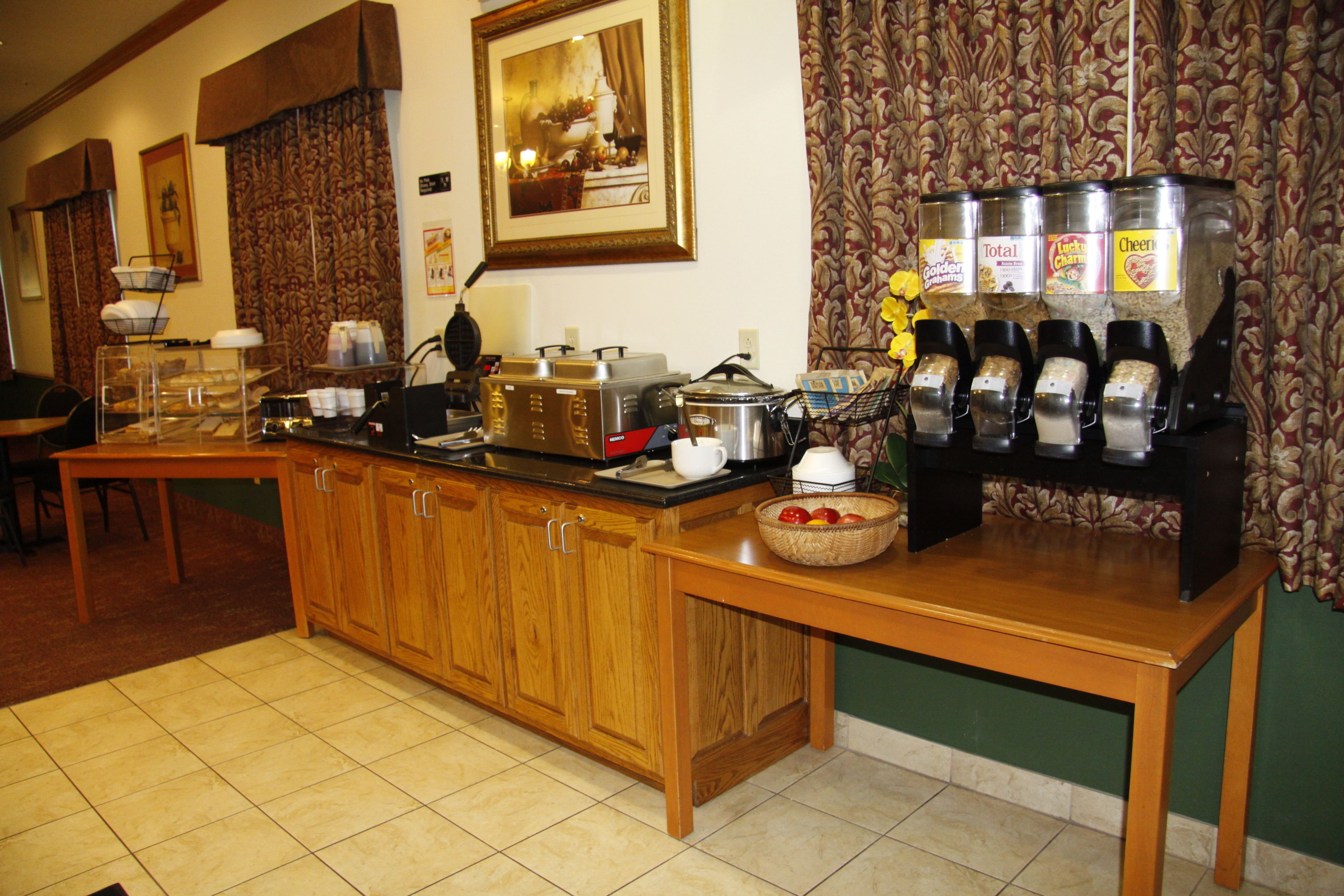 Pequeno-almoço tipo buffet diário incluído 