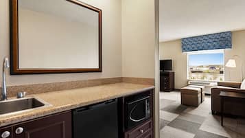 Suite, 1 cama king-size, acessível, não fumadores | Minibar