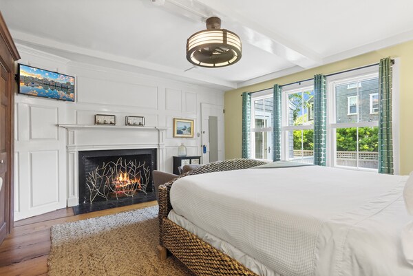 Carlisle House Inn - Nantucket, MA