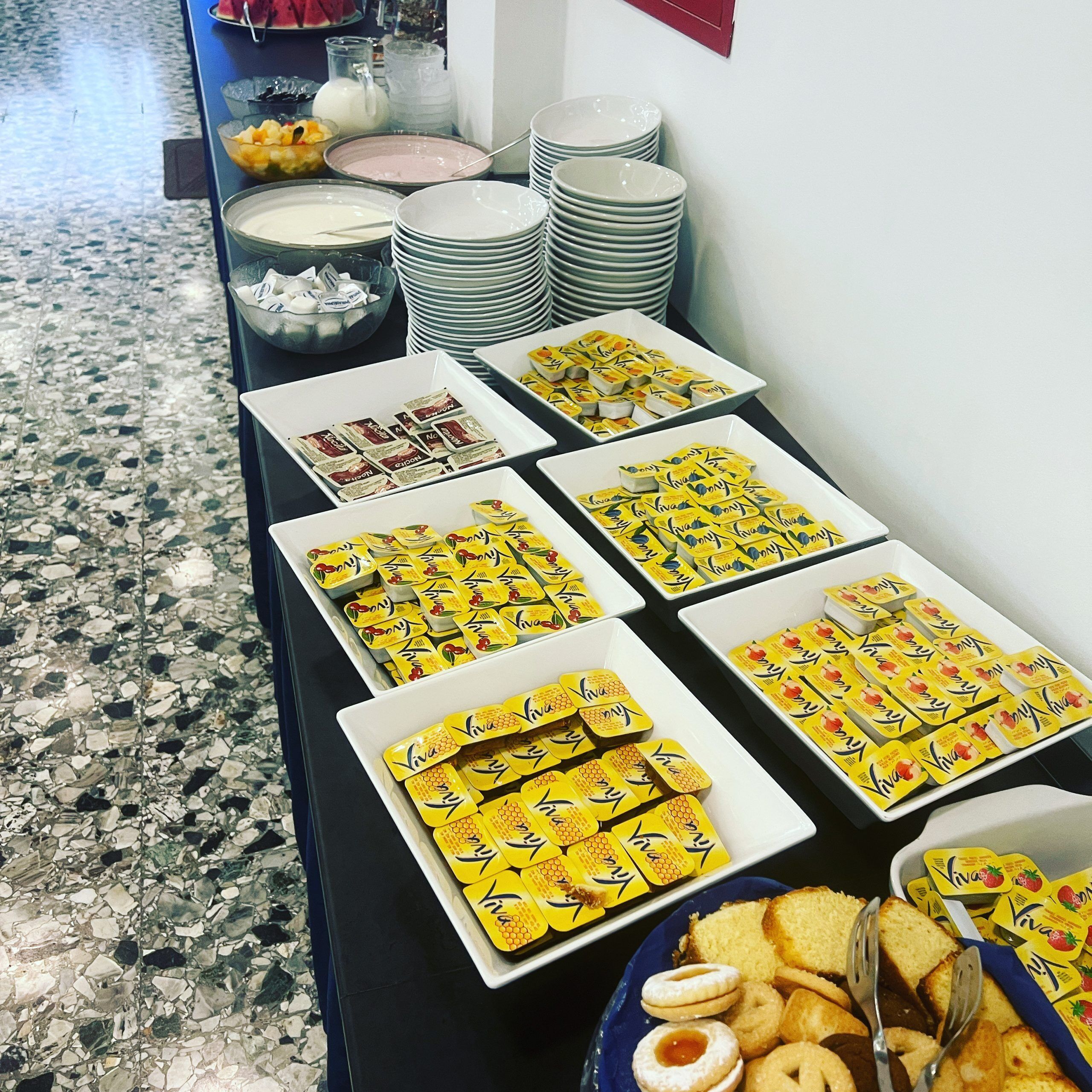Café da manhã com buffet todos os dias mediante uma taxa