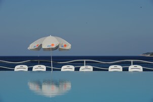Piscina infinita