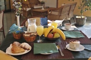 Pequeno-almoço continental incluído