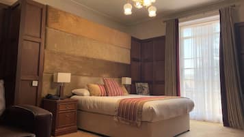 Quarto Duplo Premium | Secretária, quartos insonorizados, ferro/tábua de engomar, Wi-fi grátis